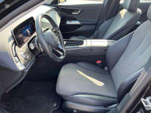 Melns Mercedes-Benz E 300 2024 Kauņa, ar dzinēja tilpumu 2.00 L un nobraukumu 20 tūkst. km par 47900 €, foto 10 vietnē AUTOMOTO.COM.LV