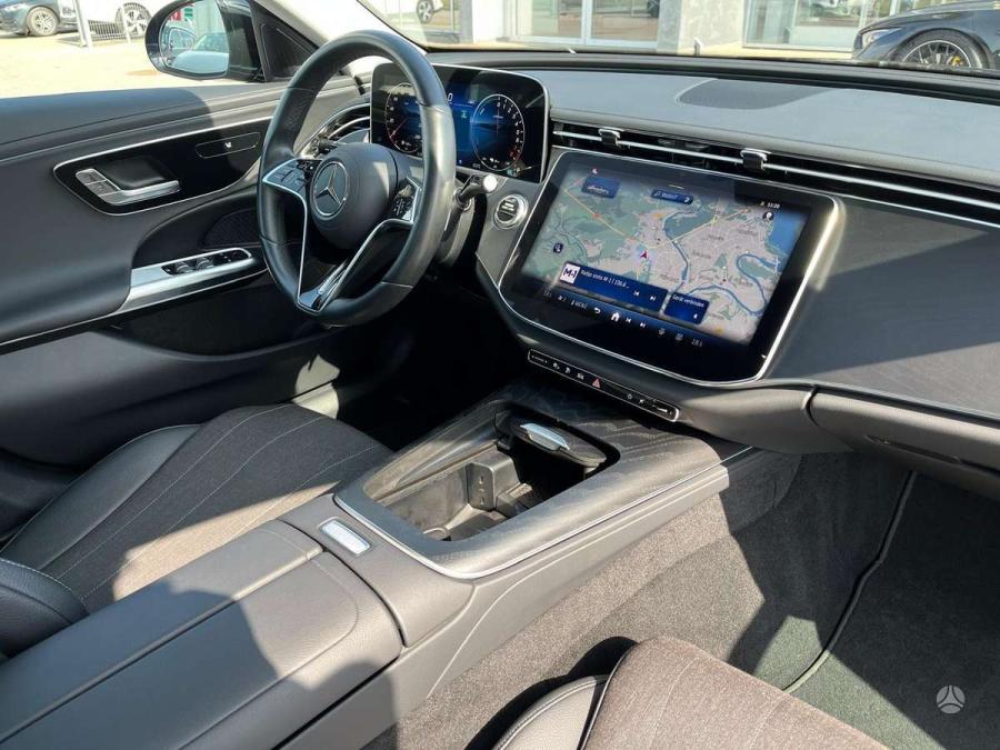 Melns Mercedes-Benz E 300 2024 Kauņa, ar dzinēja tilpumu 2.00 L un nobraukumu 20 tūkst. km par 47900 €, foto 14 vietnē AUTOMOTO.COM.LV