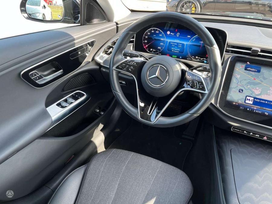 Melns Mercedes-Benz E 300 2024 Kauņa, ar dzinēja tilpumu 2.00 L un nobraukumu 20 tūkst. km par 47900 €, foto 15 vietnē AUTOMOTO.COM.LV