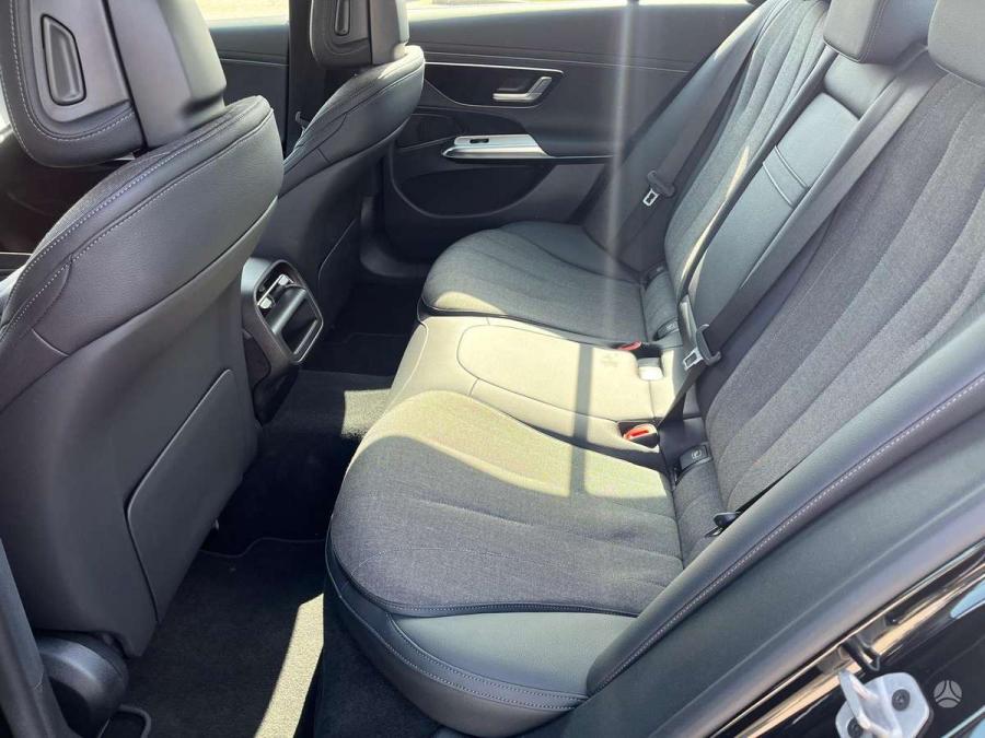 Melns Mercedes-Benz E 300 2024 Kauņa, ar dzinēja tilpumu 2.00 L un nobraukumu 20 tūkst. km par 47900 €, foto 17 vietnē AUTOMOTO.COM.LV