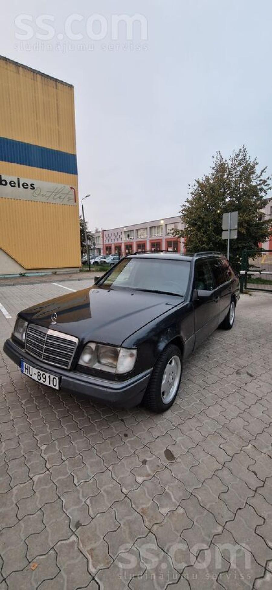 Melns Mercedes-Benz E 300 1992 Rīga, ar dzinēja tilpumu 3.00 L un nobraukumu 482 tūkst. km par 3200 €, foto 2 vietnē AUTOMOTO.COM.LV