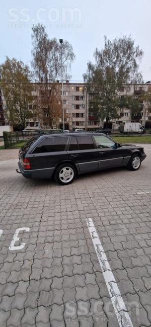 Melns Mercedes-Benz E 300 1992 Rīga, ar dzinēja tilpumu 3.00 L un nobraukumu 482 tūkst. km par 3200 €, foto 4 vietnē AUTOMOTO.COM.LV
