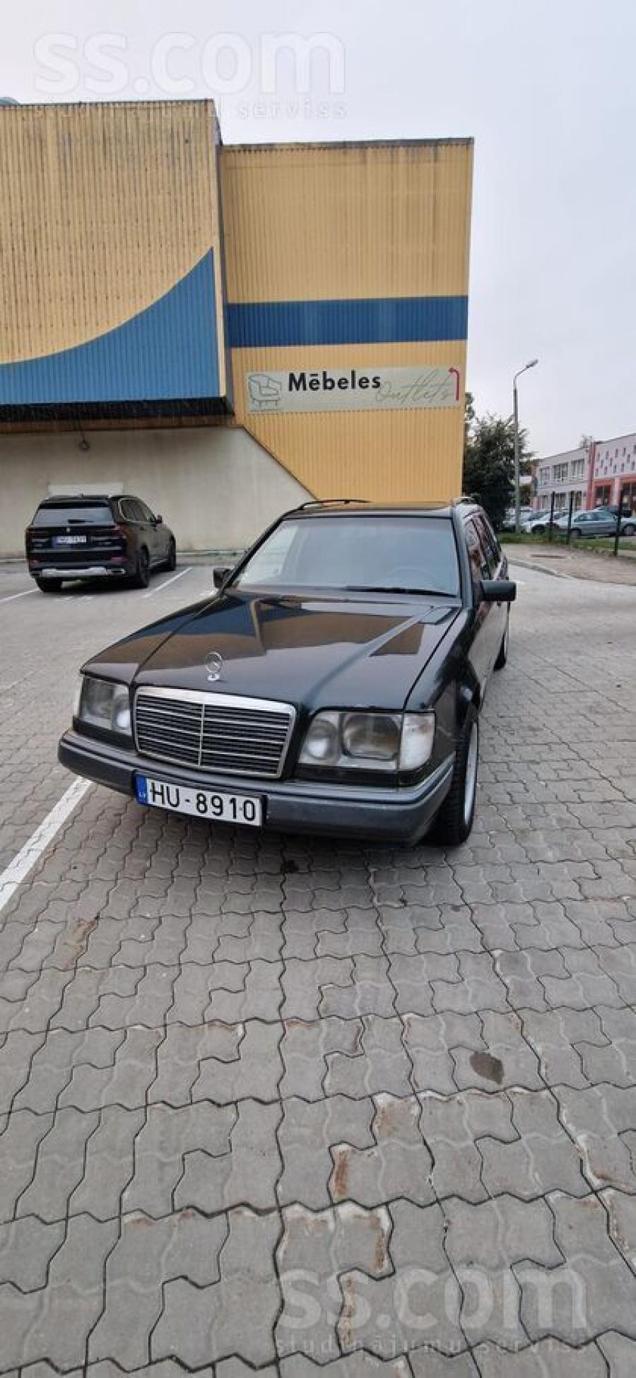 Melns Mercedes-Benz E 300 1992 Rīga, ar dzinēja tilpumu 3.00 L un nobraukumu 482 tūkst. km par 2000 €, foto 6 vietnē AUTOMOTO.COM.LV