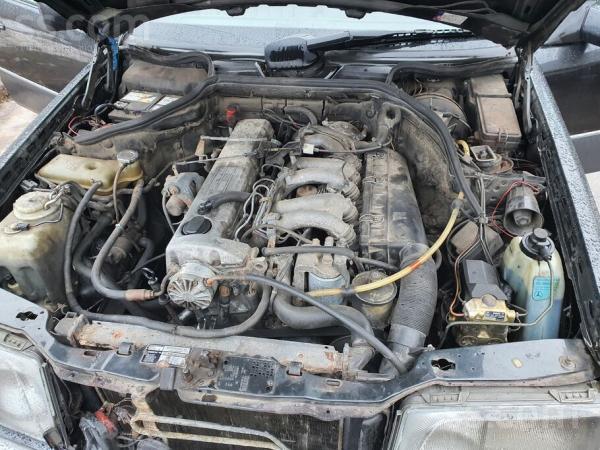 Melns Mercedes-Benz E 300 1992 Rīga, ar dzinēja tilpumu 3.00 L un nobraukumu 482 tūkst. km par 2000 €, foto 10 vietnē AUTOMOTO.COM.LV
