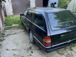 Melns Mercedes-Benz E 300 1996 Jēkabpils, ar dzinēja tilpumu 3.00 L un nobraukumu 418 tūkst. km par 2300 €, foto 4 vietnē AUTOMOTO.COM.LV