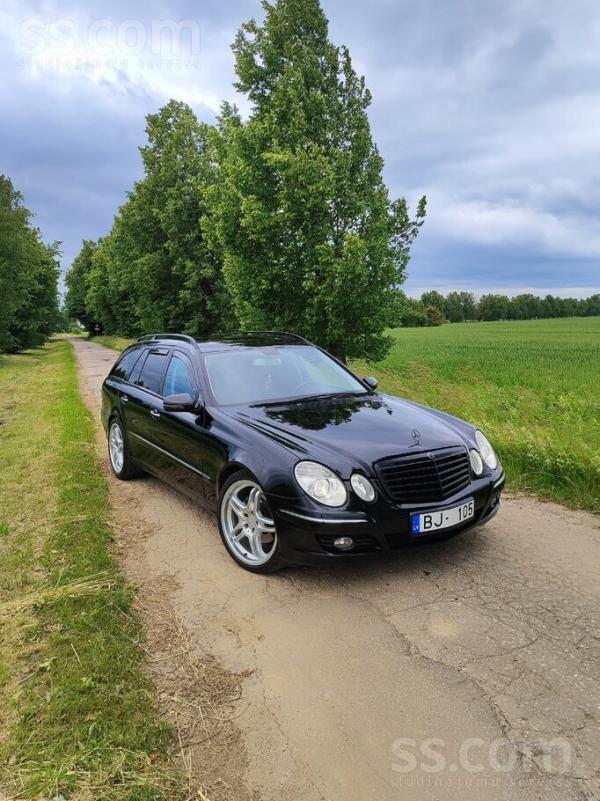 Melns Mercedes-Benz E 300 2006 Jelgava, ar dzinēja tilpumu 3.00 L un nobraukumu 313 tūkst. km par 5900 €, foto 1 vietnē AUTOMOTO.COM.LV