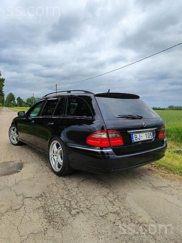 Melns Mercedes-Benz E 300 2006 Jelgava, ar dzinēja tilpumu 3.00 L un nobraukumu 313 tūkst. km par 5900 €, foto 4 vietnē AUTOMOTO.COM.LV