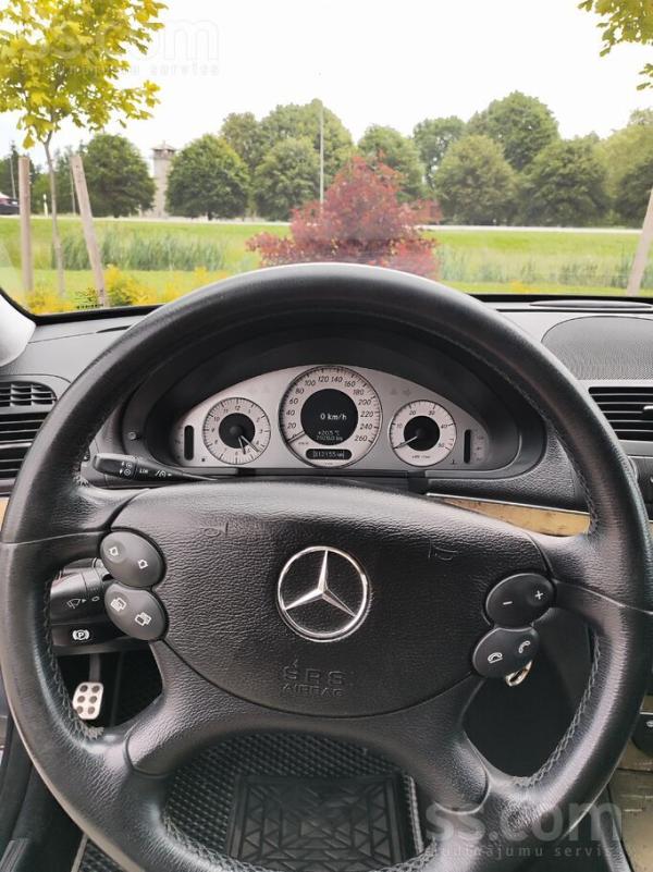 Melns Mercedes-Benz E 300 2006 Jelgava, ar dzinēja tilpumu 3.00 L un nobraukumu 313 tūkst. km par 5900 €, foto 8 vietnē AUTOMOTO.COM.LV