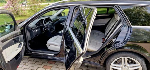 Black Mercedes-Benz E 300 2010 in Riga, with an engine capacity of 3.00 L and mileage of 0 thousand km for 2290 €, photo 5 on AUTOMOTO.COM.LV