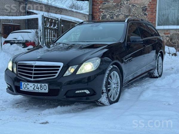 Black Mercedes-Benz E 300 2010 in Daugavpils, with an engine capacity of 3.00 L and mileage of 325 thousand km for 7850 €, photo 1 on AUTOMOTO.COM.LV