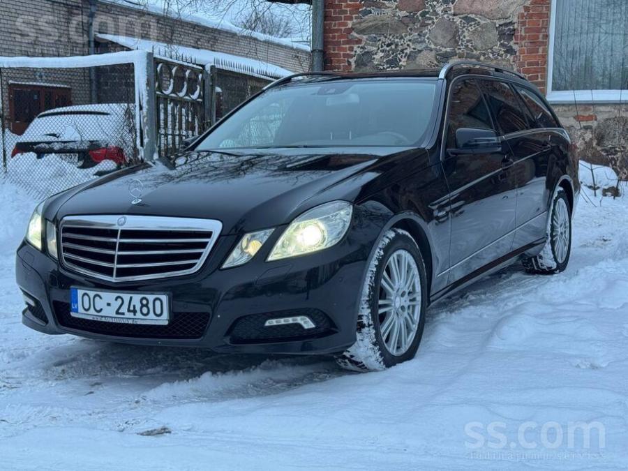 Melns Mercedes-Benz E 300 2010 Daugavpils, ar dzinēja tilpumu 3.00 L un nobraukumu 325 tūkst. km par 7850 €, foto 1 vietnē AUTOMOTO.COM.LV