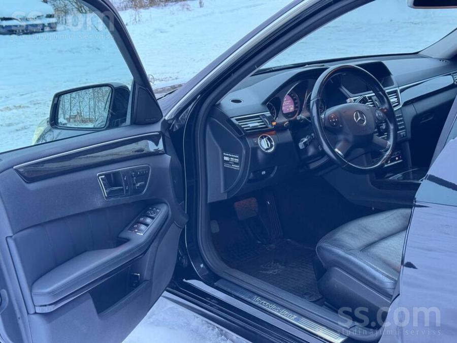 Melns Mercedes-Benz E 300 2010 Daugavpils, ar dzinēja tilpumu 3.00 L un nobraukumu 325 tūkst. km par 7850 €, foto 7 vietnē AUTOMOTO.COM.LV