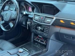 Melns Mercedes-Benz E 300 2010 Daugavpils, ar dzinēja tilpumu 3.00 L un nobraukumu 325 tūkst. km par 7850 €, foto 13 vietnē AUTOMOTO.COM.LV