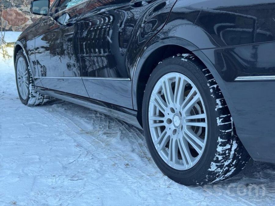 Melns Mercedes-Benz E 300 2010 Daugavpils, ar dzinēja tilpumu 3.00 L un nobraukumu 325 tūkst. km par 7850 €, foto 18 vietnē AUTOMOTO.COM.LV
