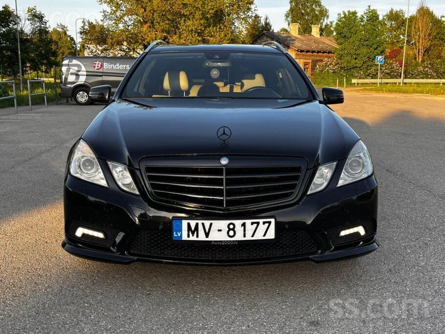 Черный Мерседес Е 300 2010 в Рига, объемом двигателя 3.00 л и пробегом 326 тыс. км за 7400 €, фото 3 на AUTOMOTO.COM.LV
