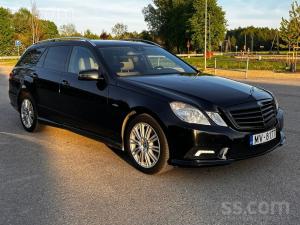 Черный Мерседес Е 300 2010 в Рига, объемом двигателя 3.00 л и пробегом 326 тыс. км за 7400 €, фото 4 на AUTOMOTO.COM.LV