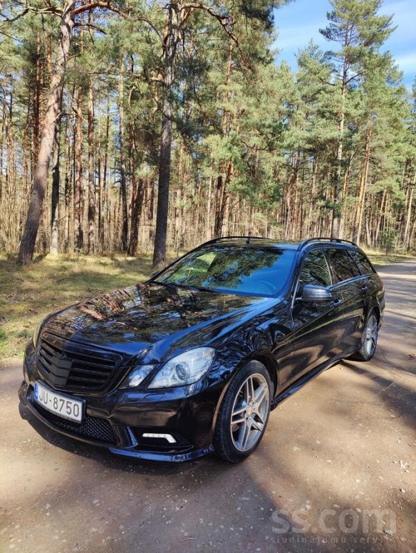 Black Mercedes-Benz E 300 2010 in Jurmala, with an engine capacity of 3.00 L and mileage of 290 thousand km for 8100 €, photo 1 on AUTOMOTO.COM.LV