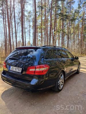 Черный Мерседес Е 300 2010 в Юрмала, объемом двигателя 3.00 л и пробегом 290 тыс. км за 8100 €, фото 4 на AUTOMOTO.COM.LV