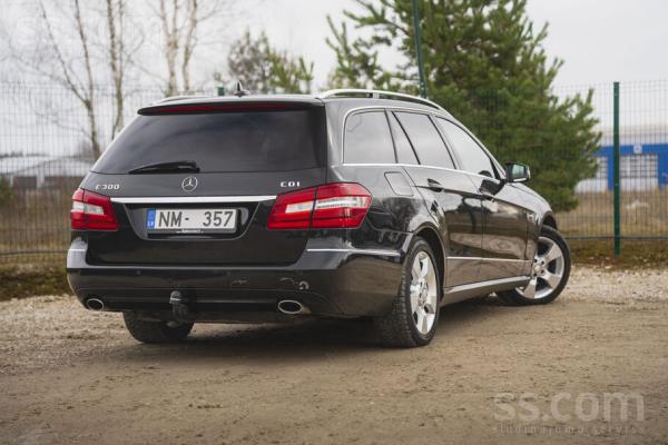 Melns Mercedes-Benz E 300 2010 Rīga, ar dzinēja tilpumu 3.00 L un nobraukumu 297 tūkst. km par 8790 €, foto 6 vietnē AUTOMOTO.COM.LV