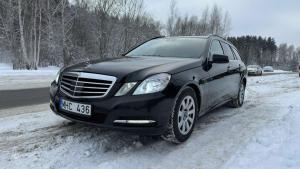 Melns Mercedes-Benz E 300 2011 Viļņa, ar dzinēja tilpumu 2.99 L un nobraukumu 340 tūkst. km par 6300 €, foto  vietnē AUTOMOTO.COM.LV