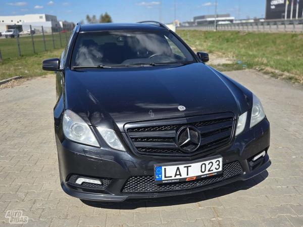 Melns Mercedes-Benz E 300 2011 Viļņa, ar dzinēja tilpumu 3.00 L un nobraukumu 460 tūkst. km par 5450 €, foto 1 vietnē AUTOMOTO.COM.LV