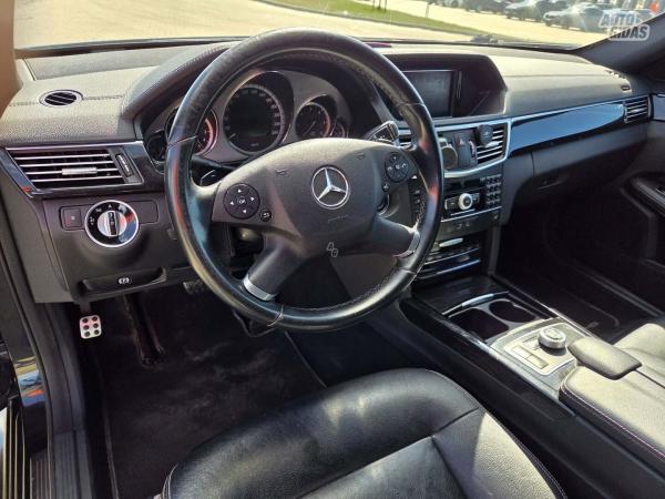 Melns Mercedes-Benz E 300 2011 Viļņa, ar dzinēja tilpumu 3.00 L un nobraukumu 460 tūkst. km par 5450 €, foto 5 vietnē AUTOMOTO.COM.LV