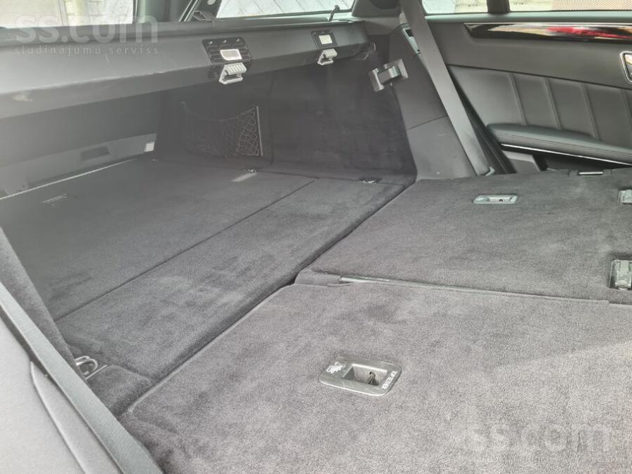 Melns Mercedes-Benz E 300 2011 Rīga, ar dzinēja tilpumu 3.00 L un nobraukumu 220 tūkst. km par 10390 €, foto 8 vietnē AUTOMOTO.COM.LV