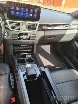 Melns Mercedes-Benz E 300 2011 Rīga, ar dzinēja tilpumu 3.00 L un nobraukumu 220 tūkst. km par 10390 €, foto 12 vietnē AUTOMOTO.COM.LV