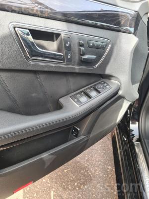Melns Mercedes-Benz E 300 2011 Rīga, ar dzinēja tilpumu 3.00 L un nobraukumu 220 tūkst. km par 10390 €, foto 13 vietnē AUTOMOTO.COM.LV