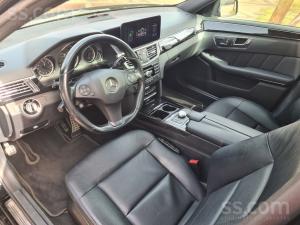Melns Mercedes-Benz E 300 2011 Rīga, ar dzinēja tilpumu 3.00 L un nobraukumu 220 tūkst. km par 10390 €, foto 18 vietnē AUTOMOTO.COM.LV