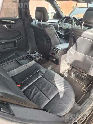 Melns Mercedes-Benz E 300 2011 Rīga, ar dzinēja tilpumu 3.00 L un nobraukumu 220 tūkst. km par 10390 €, foto 19 vietnē AUTOMOTO.COM.LV