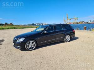 Melns Mercedes-Benz E 300 2011 Rīga, ar dzinēja tilpumu 3.00 L un nobraukumu 220 tūkst. km par 10390 €, foto 25 vietnē AUTOMOTO.COM.LV