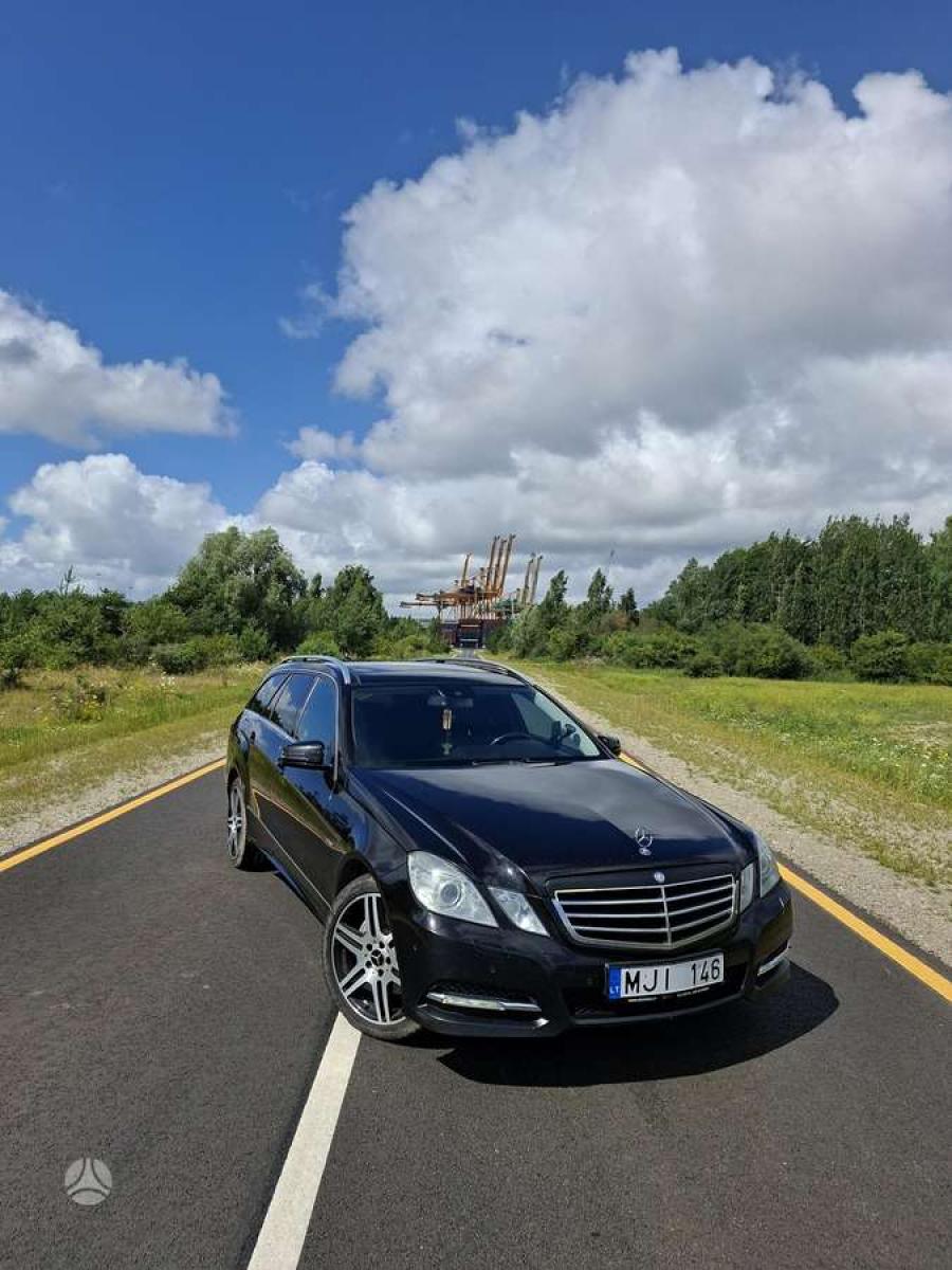 Melns Mercedes-Benz E 300 2011 Klaipėda, ar dzinēja tilpumu 2.99 L un nobraukumu 437 tūkst. km par 5900 €, foto 1 vietnē AUTOMOTO.COM.LV