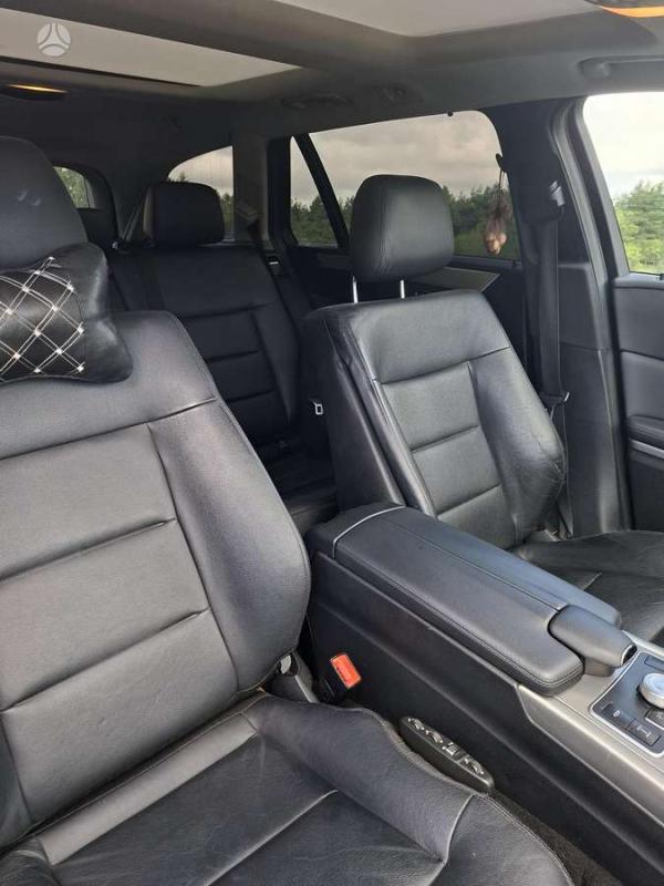 Melns Mercedes-Benz E 300 2011 Klaipėda, ar dzinēja tilpumu 2.99 L un nobraukumu 437 tūkst. km par 5900 €, foto 10 vietnē AUTOMOTO.COM.LV