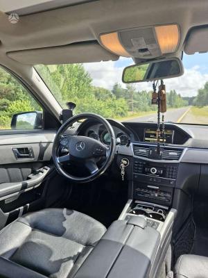 Melns Mercedes-Benz E 300 2011 Klaipėda, ar dzinēja tilpumu 2.99 L un nobraukumu 437 tūkst. km par 5900 €, foto 12 vietnē AUTOMOTO.COM.LV