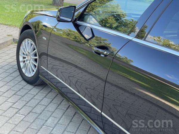 Black Mercedes-Benz E 300 2012 in Jurmala, with an engine capacity of 3.00 L and mileage of 0 thousand km for 6490 €, photo 4 on AUTOMOTO.COM.LV