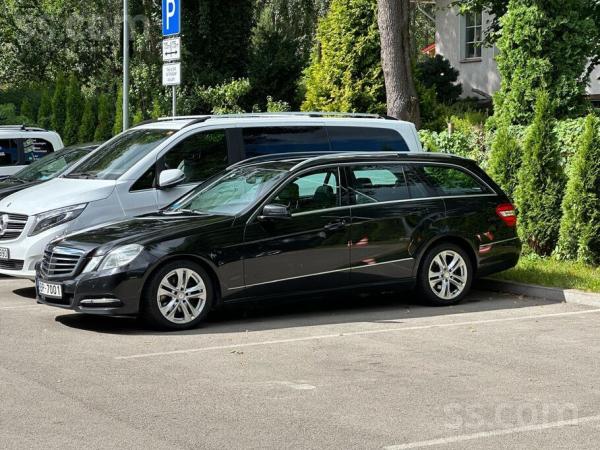Black Mercedes-Benz E 300 2012 in Riga, with an engine capacity of 3.00 L and mileage of 290 thousand km for 5500 €, photo 1 on AUTOMOTO.COM.LV