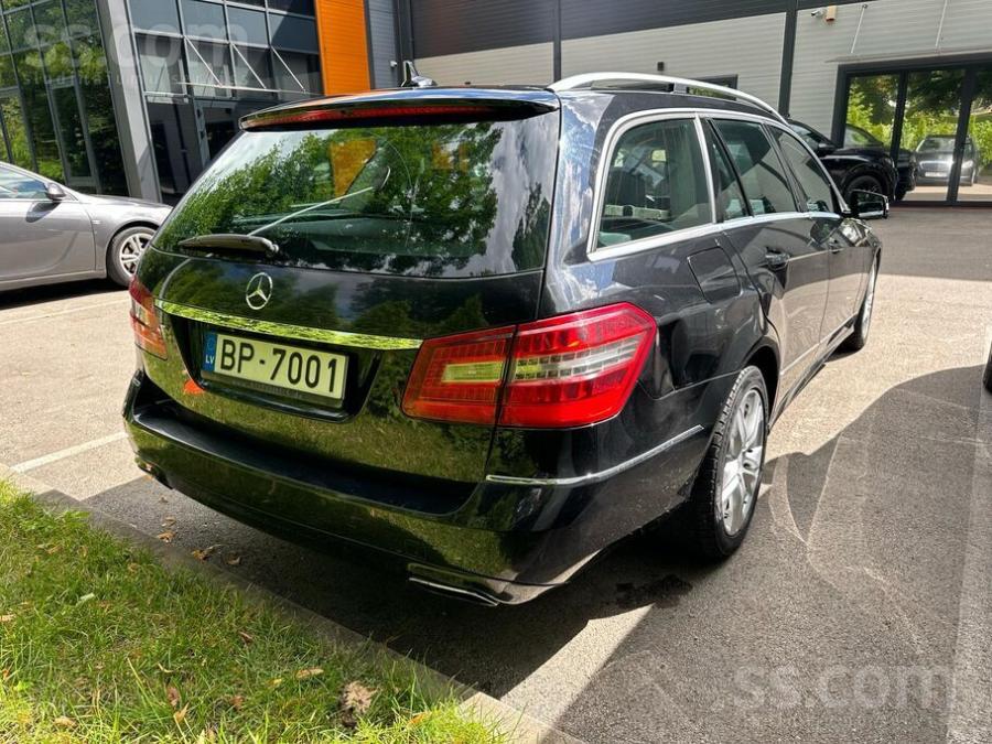 Melns Mercedes-Benz E 300 2012 Rīga, ar dzinēja tilpumu 3.00 L un nobraukumu 290 tūkst. km par 5500 €, foto 5 vietnē AUTOMOTO.COM.LV