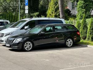 Melns Mercedes-Benz E 300 2012 Rīga, ar dzinēja tilpumu 3.00 L un nobraukumu 290 tūkst. km par 5500 €, foto 1 vietnē AUTOMOTO.COM.LV