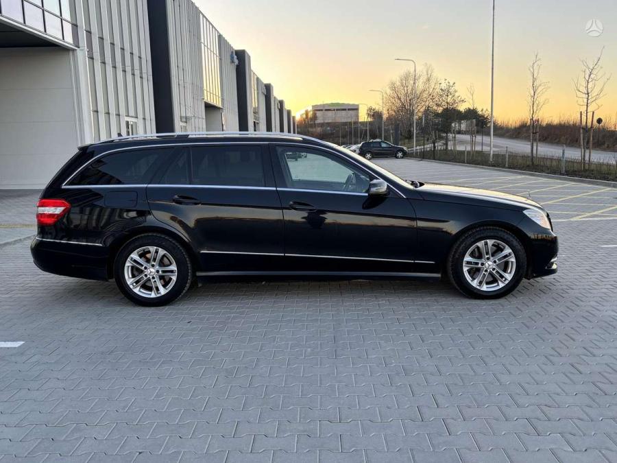 Black Mercedes-Benz E 300 2013 in Vilnius, with an engine capacity of 2.14 L and mileage of 212 thousand km for 7900 €, photo 5 on AUTOMOTO.COM.LV