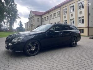 Black Mercedes-Benz E 300 2013 in Raseiniai, with an engine capacity of 2.10 L and mileage of 449 thousand km for 6600 €, photo 5 on AUTOMOTO.COM.LV