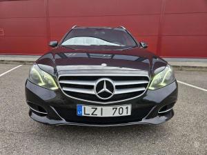 Black Mercedes-Benz E 300 2013 in Kaunas, with an engine capacity of 2.99 L and mileage of 361 thousand km for 7700 €, photo 4 on AUTOMOTO.COM.LV