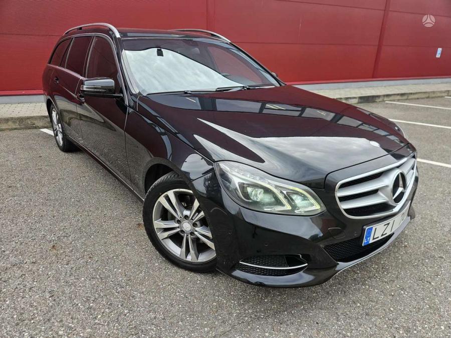 Black Mercedes-Benz E 300 2013 in Kaunas, with an engine capacity of 2.99 L and mileage of 361 thousand km for 7700 €, photo 8 on AUTOMOTO.COM.LV