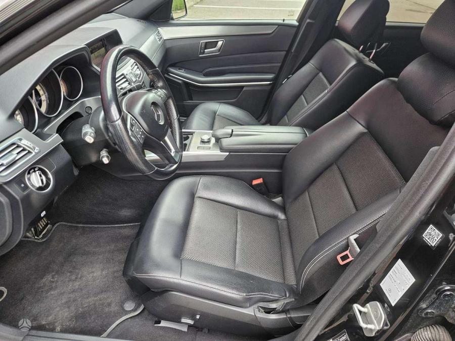 Black Mercedes-Benz E 300 2013 in Kaunas, with an engine capacity of 2.99 L and mileage of 361 thousand km for 7700 €, photo 27 on AUTOMOTO.COM.LV