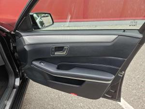 Black Mercedes-Benz E 300 2013 in Kaunas, with an engine capacity of 2.99 L and mileage of 361 thousand km for 7700 €, photo 30 on AUTOMOTO.COM.LV