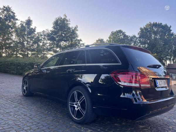 Black Mercedes-Benz E 300 2013 in Taurage, with an engine capacity of 2.14 L and mileage of 458 thousand km for 5900 €, photo 4 on AUTOMOTO.COM.LV