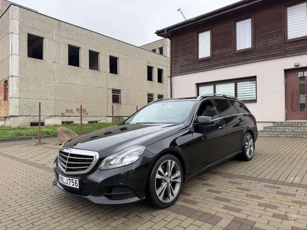 Mercedes-Benz E 300 2014 Kauņa vietnē Melns Mercedes-Benz E 300 2014 Kauņa, ar dzinēja tilpumu 2.14 L un nobraukumu 310 tūkst. km par 5650 €, foto 1 vietnē AUTOMOTO.COM.LV