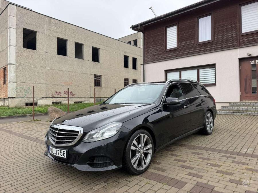 Melns Mercedes-Benz E 300 2014 Kauņa, ar dzinēja tilpumu 2.14 L un nobraukumu 310 tūkst. km par 5650 €, foto 1 vietnē AUTOMOTO.COM.LV