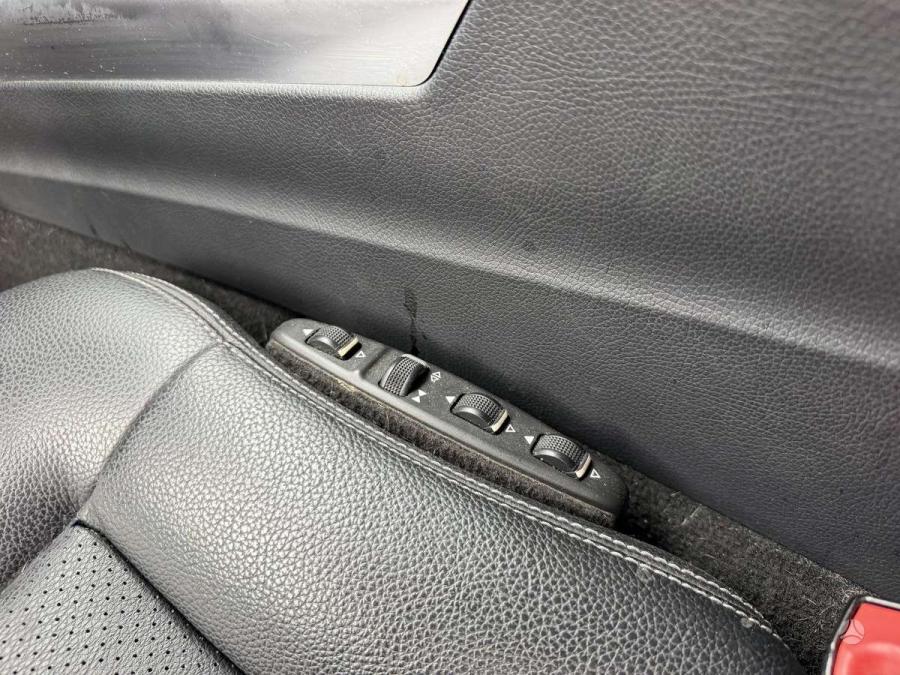 Melns Mercedes-Benz E 300 2014 Kauņa, ar dzinēja tilpumu 2.14 L un nobraukumu 310 tūkst. km par 5650 €, foto 14 vietnē AUTOMOTO.COM.LV