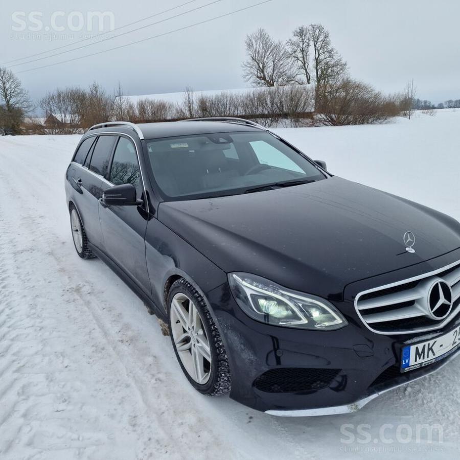 Черный Мерседес Е 300 2015 в Лиепая, объемом двигателя 3.00 л и пробегом 240 тыс. км за 9000 €, фото 1 на AUTOMOTO.COM.LV